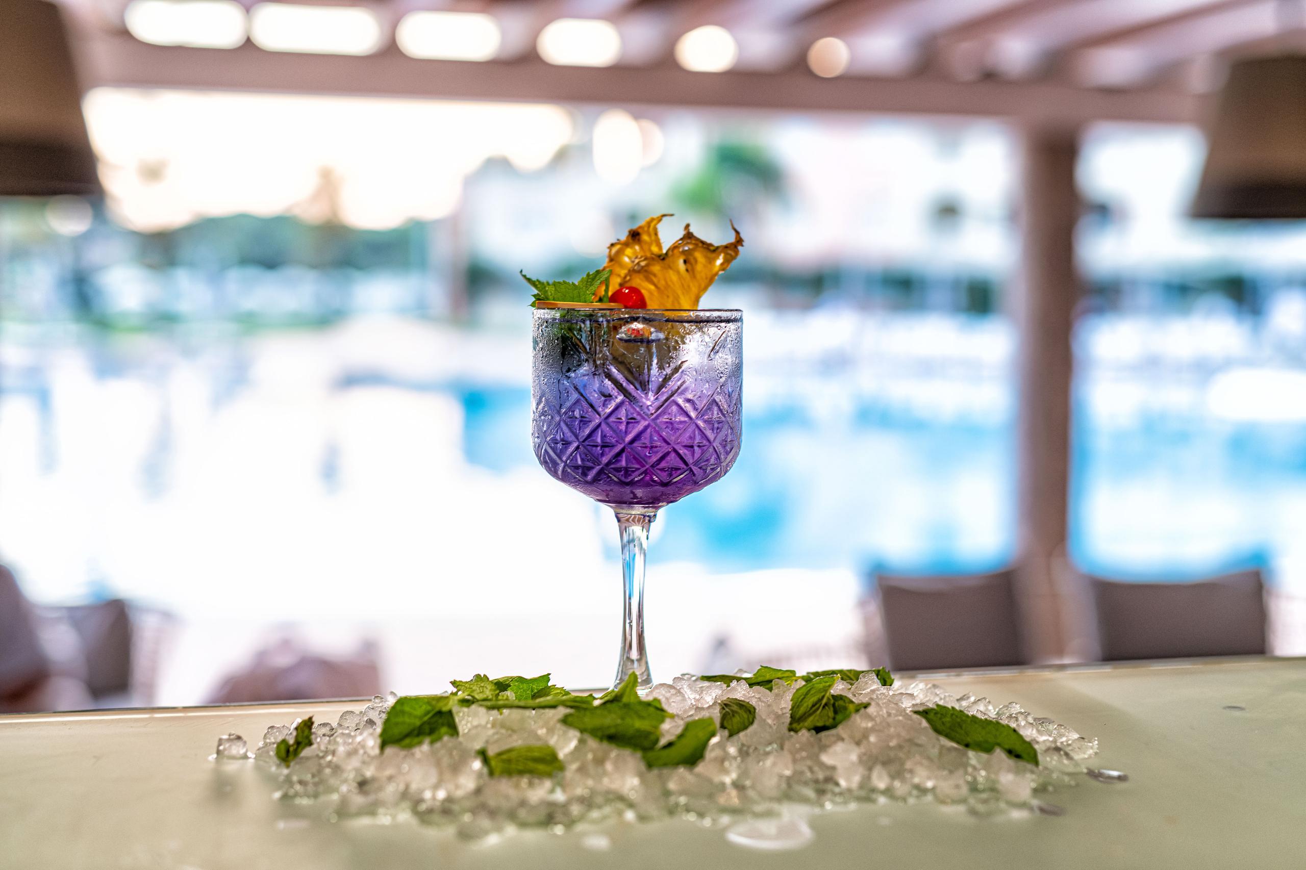 Mov'ita Pool Bar: poolside bar in Villasimius | Almar Timi Ama